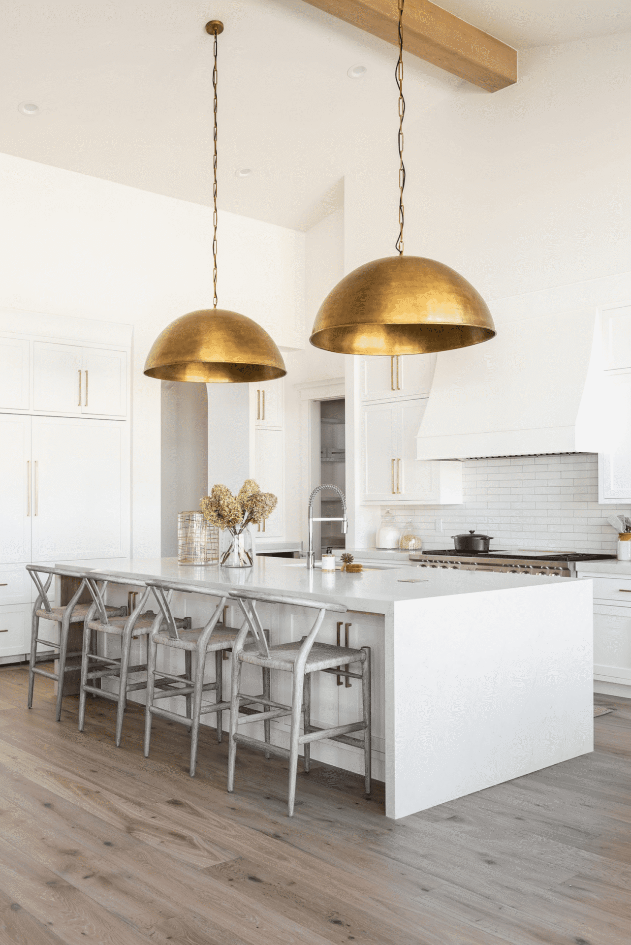 How to pick the right faucet for your kitchen sink - Posh|Chic|Cool