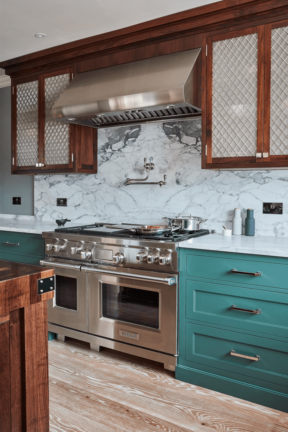 9 Best Custom Cabinet Fronts For IKEA Kitchens: Pros and Cons (2023)