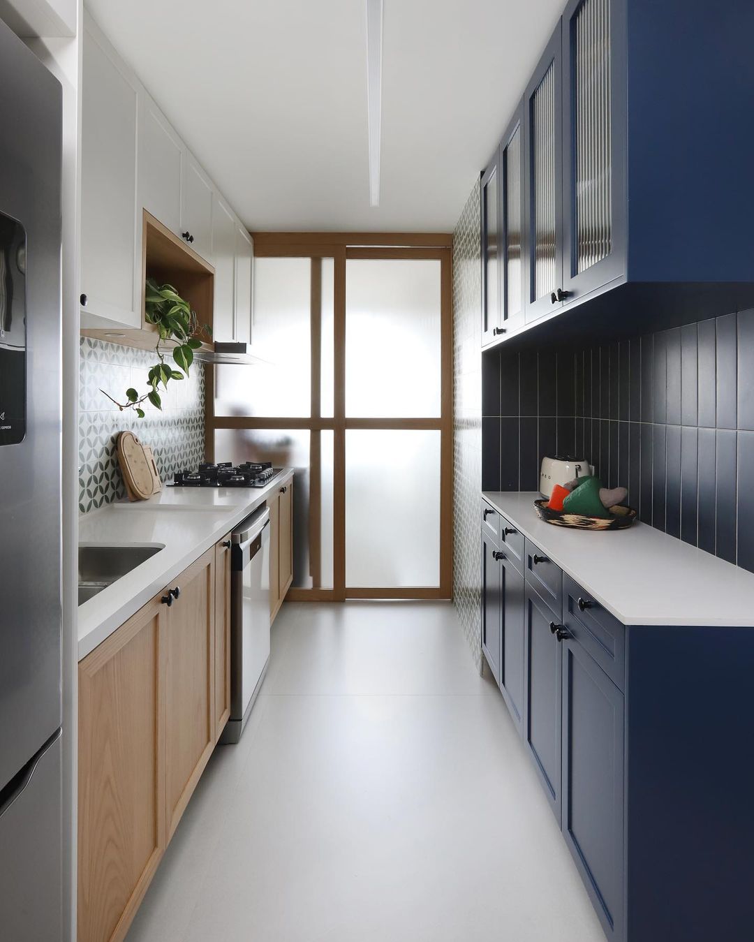 10 Easy Design Hacks to Make a Small Kitchen Look Bigger - Posh|Chic|Cool